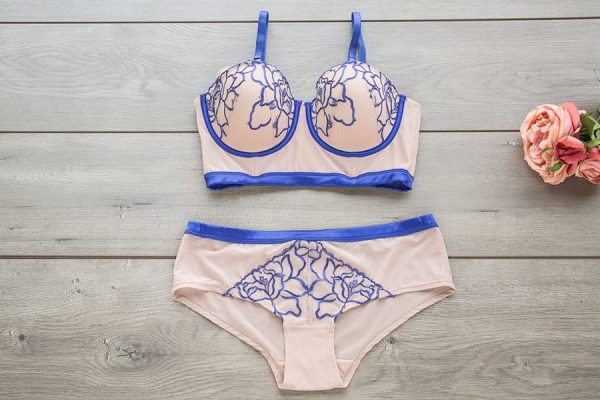 7 Beautiful Reasons We Love Demi Bras - ParfaitLingerie.com - Blog